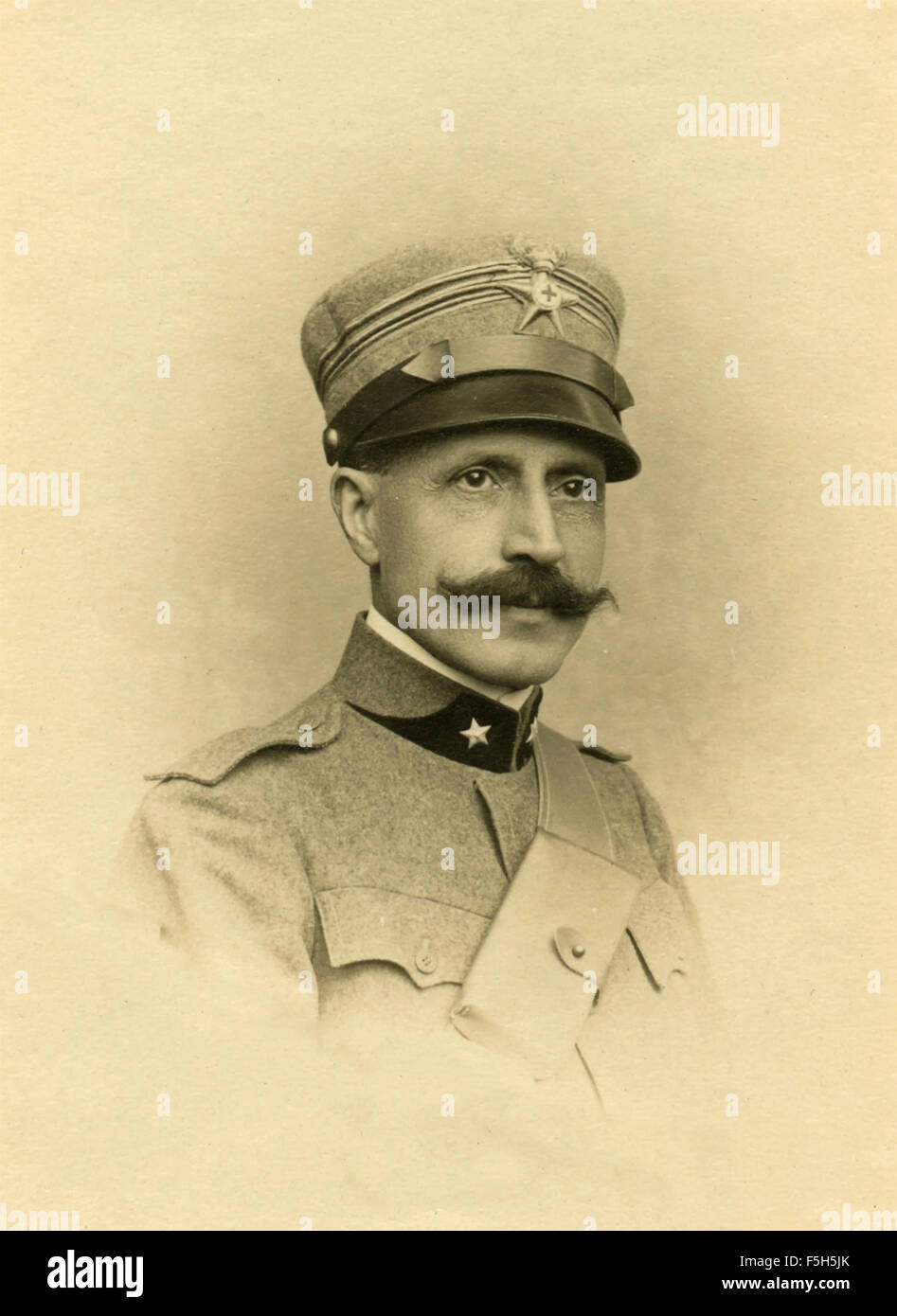 Italian army hi-res stock photography and images - Alamy