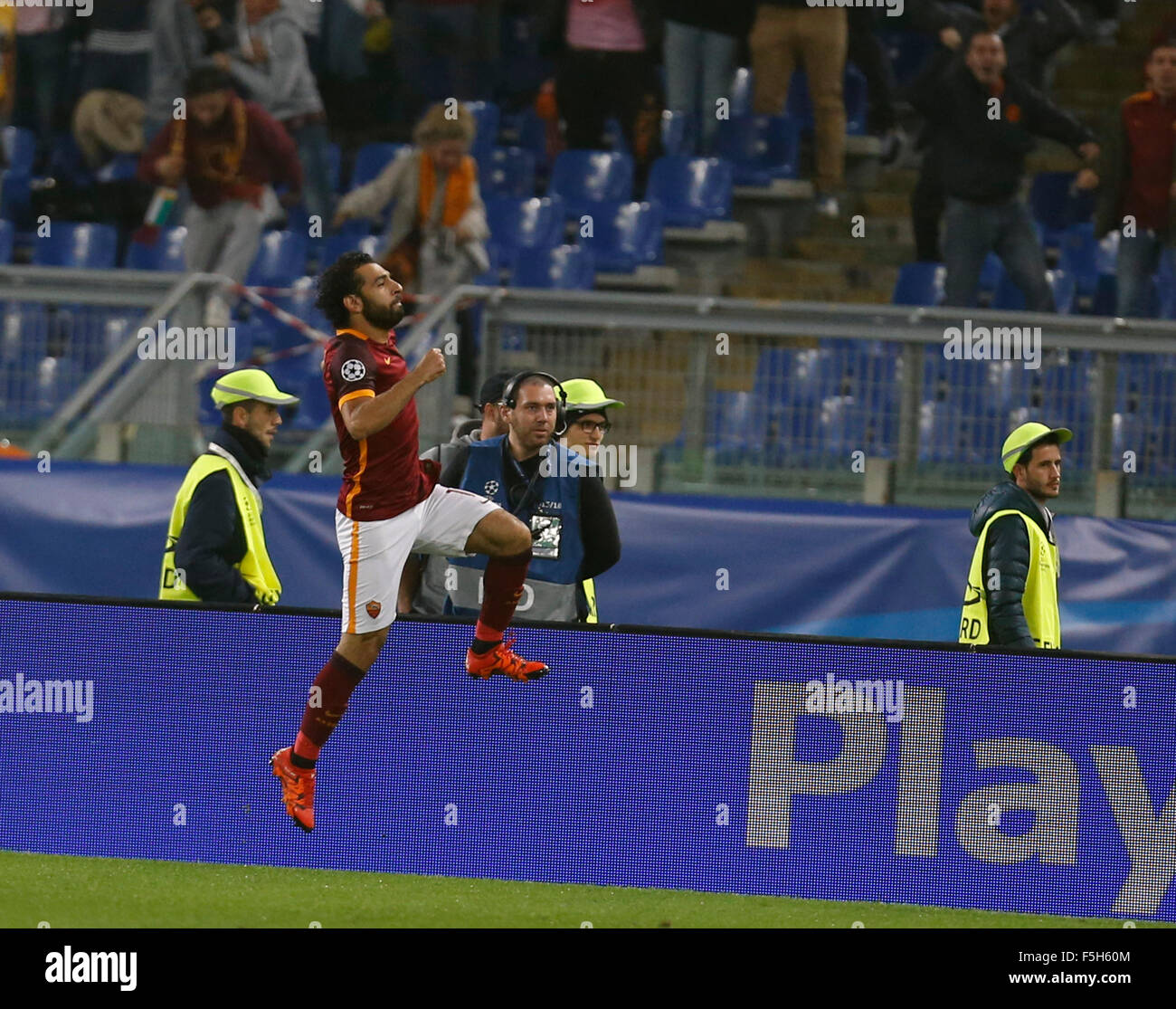 Rome, Italy. 04th Nov, 2015. Roma's Mohamed Salah celebrates after ...