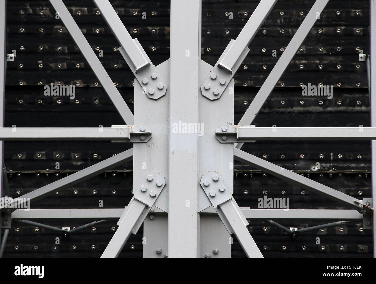 Complex joints hi-res stock photography and images - Alamy