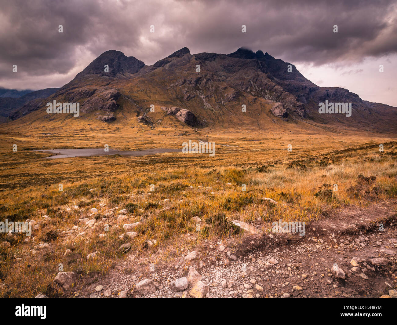 Black cullins mountains hi-res stock photography and images - Alamy