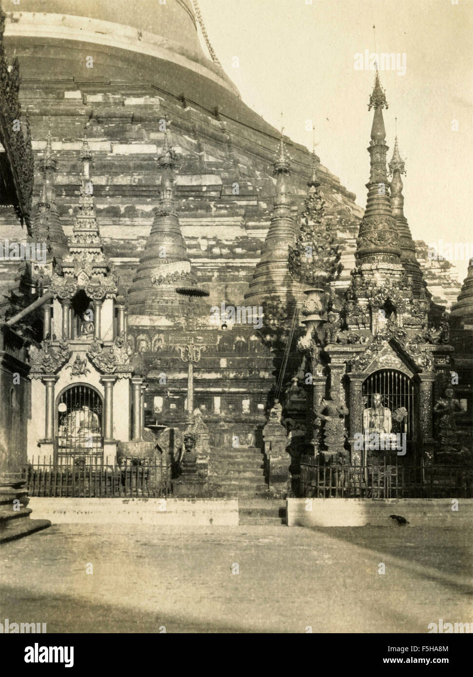 Temple Schou Dagon, India Stock Photo - Alamy