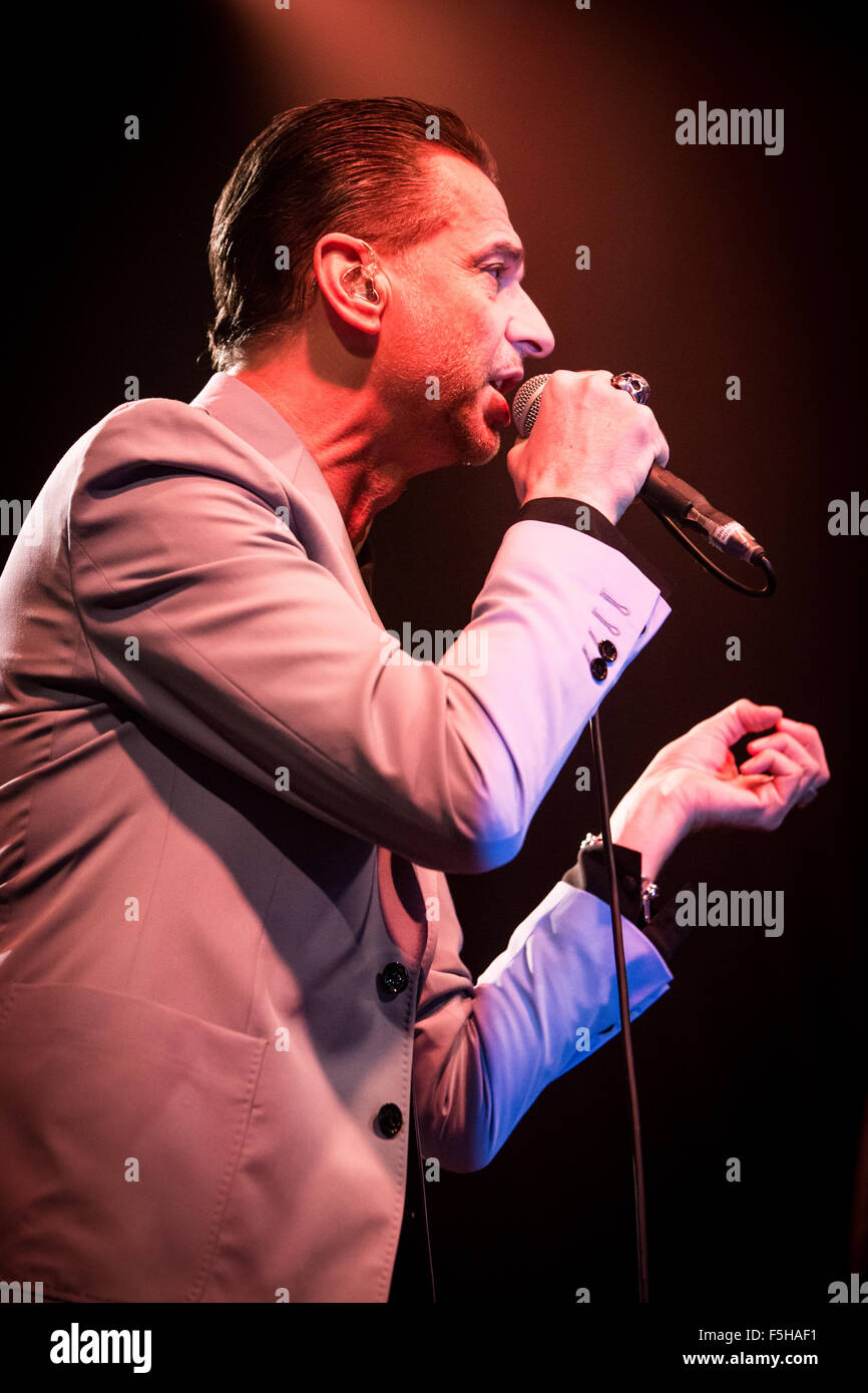 Lead singer of depeche mode hi-res stock photography and images - Alamy
