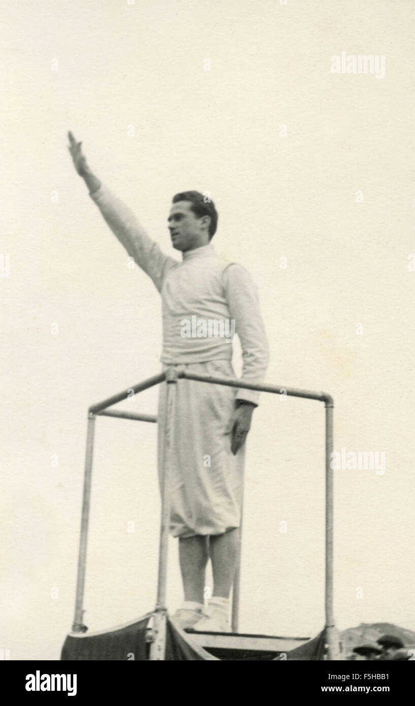 Roman salute hi-res stock photography and images - Alamy