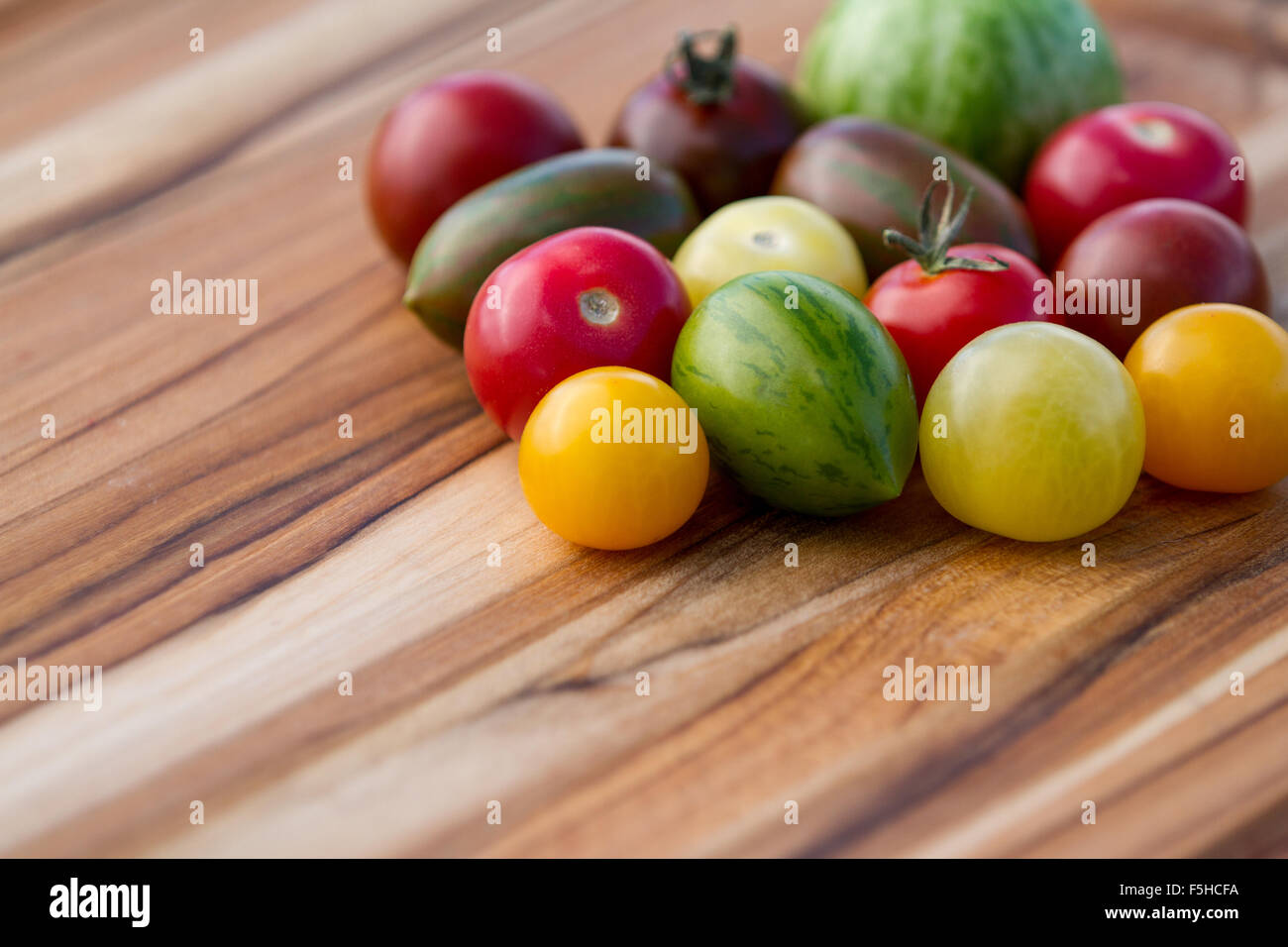 Tomato sizes hi-res stock photography and images - Alamy