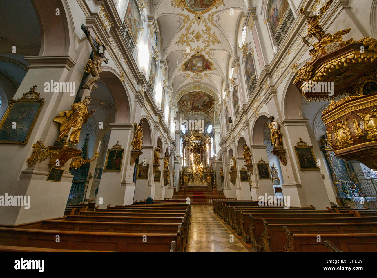The interior of the St. Peter's Church at the Marienplatz in Munich ...