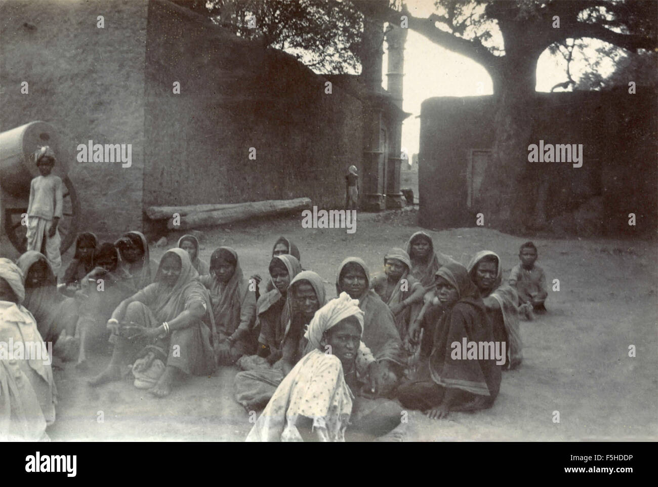 1920s women india hi-res stock photography and images - Alamy