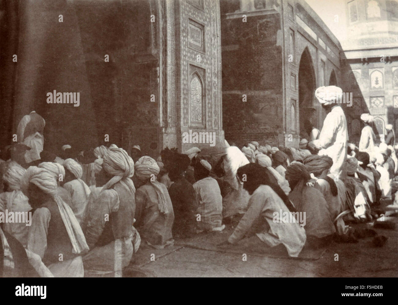 Praying indians hi-res stock photography and images - Alamy