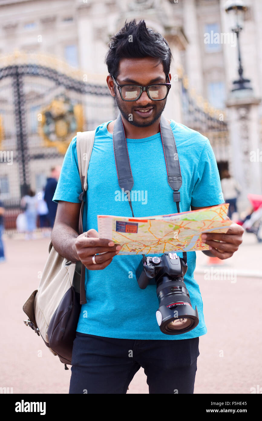 Asian male tourist map hi-res stock photography and images - Alamy