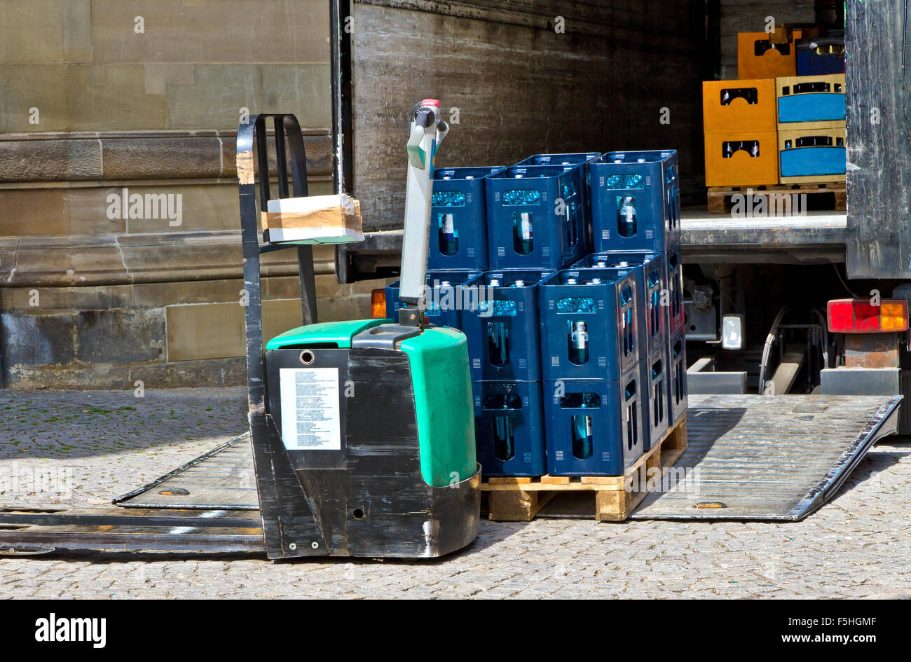 Restaurant logistics hi-res stock photography and images - Alamy