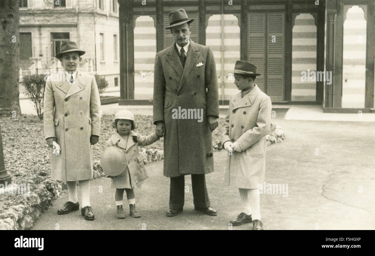 1940s family children hi-res stock photography and images - Alamy