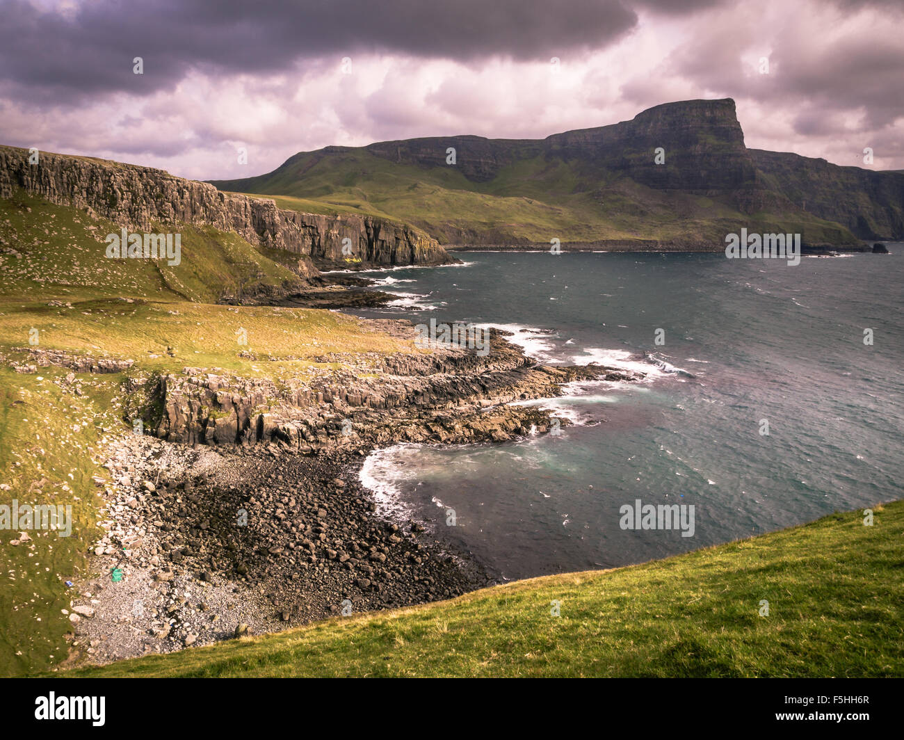 Waterstein Head at Camas nan Sidhean near to Neist Point Lighthouse ...