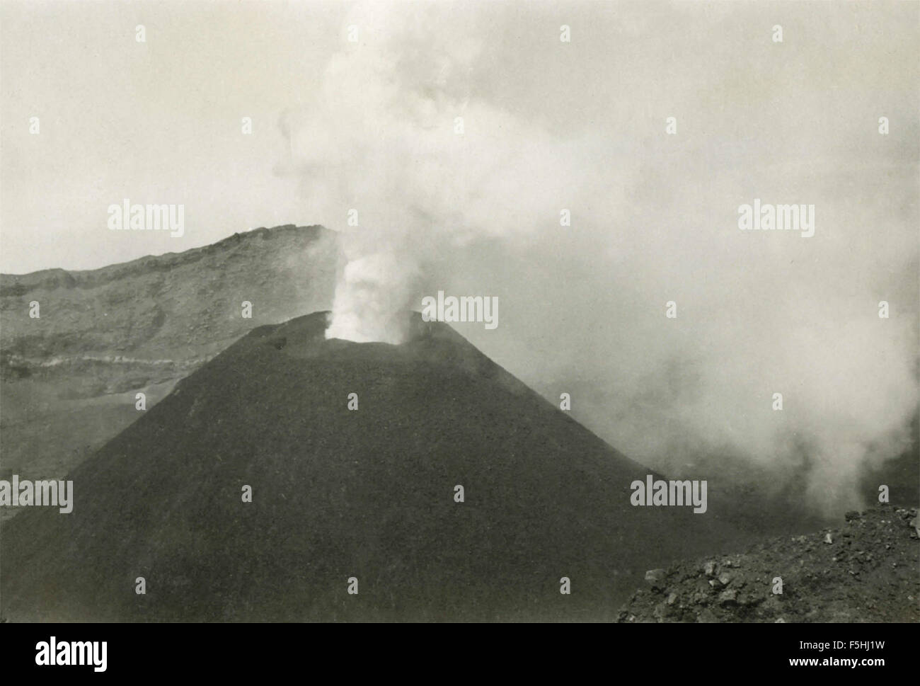 The crater of Vesuvius, Naples, Italy Stock Photo - Alamy