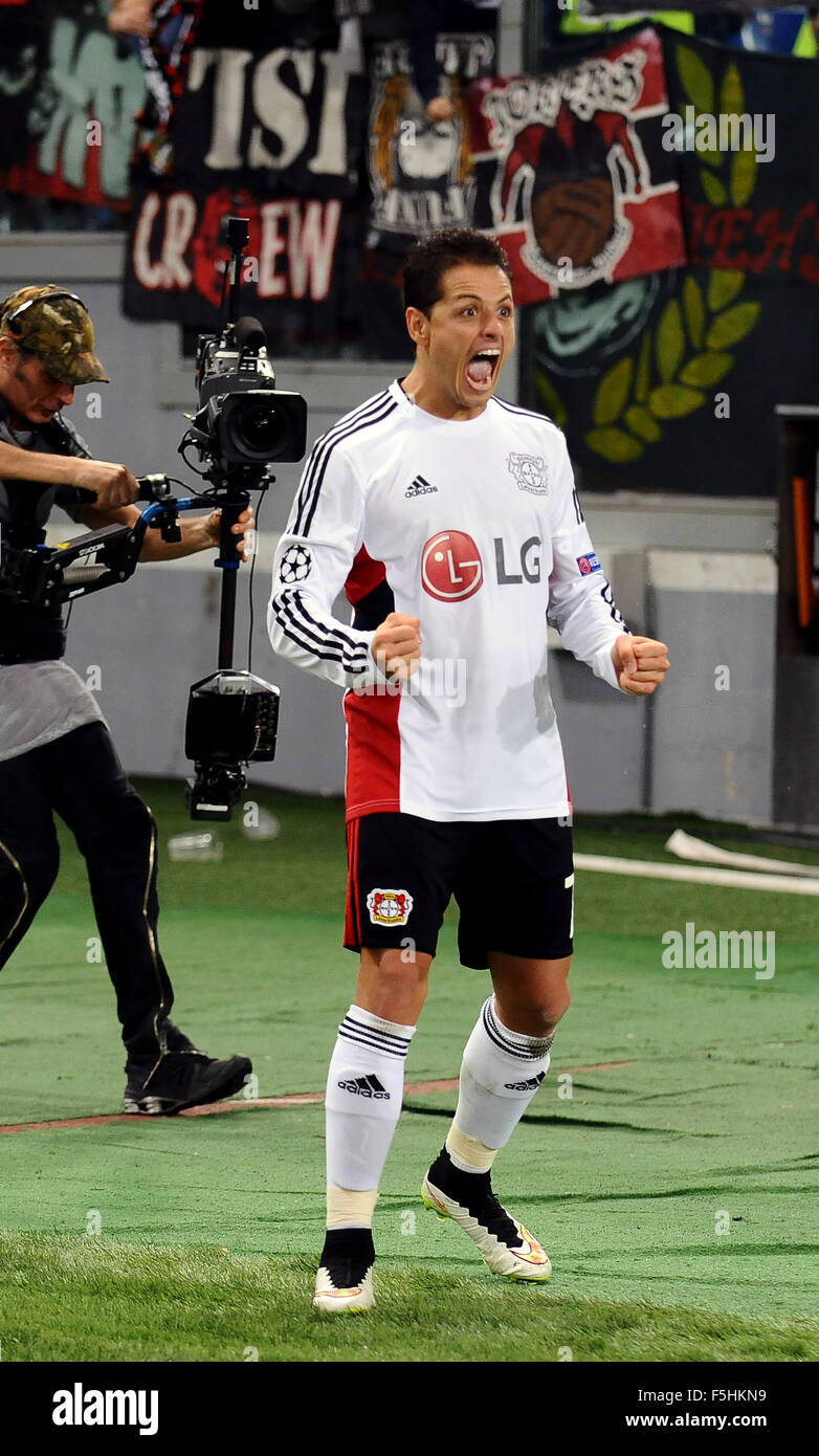 Rom, Italy. 04th Nov, 2015. Chicharito celebrates after scoring the ...