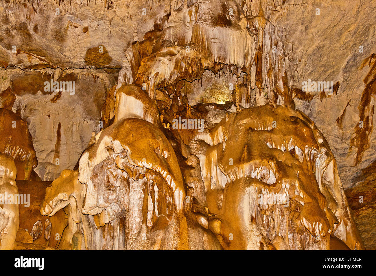 Wet limestone formation hi-res stock photography and images - Alamy
