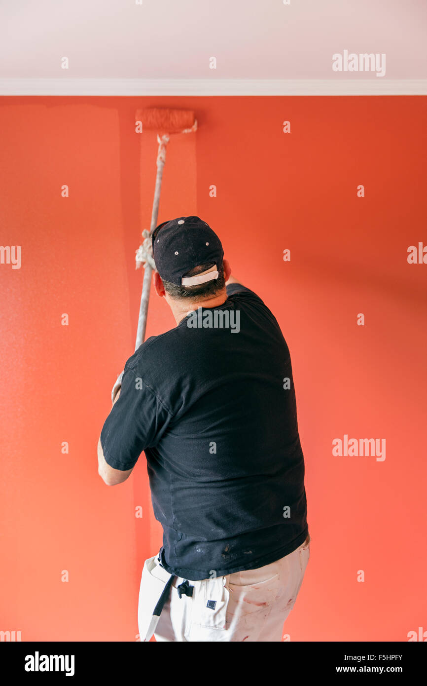 Man only painting wall hi-res stock photography and images - Alamy