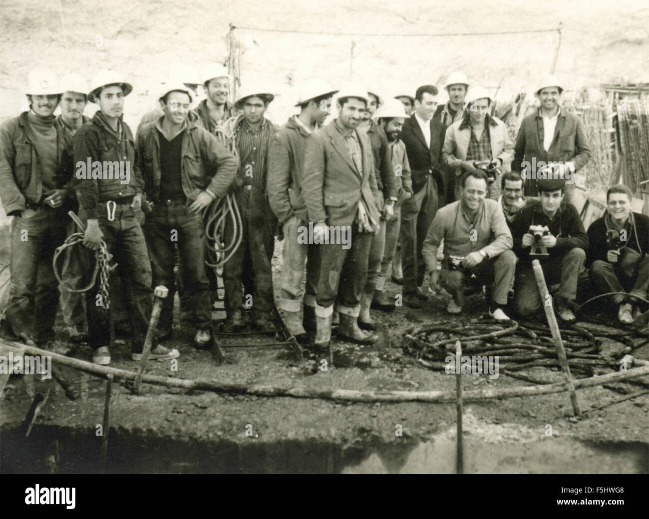 1950s construction workers hi-res stock photography and images - Alamy