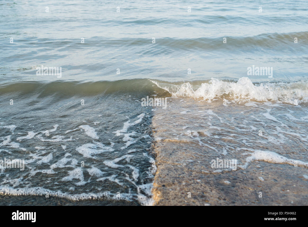 Wave break hi-res stock photography and images - Alamy