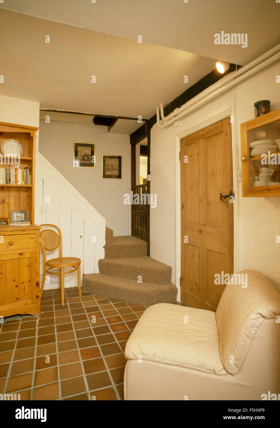 Quarry tiled floor in sixties room Stock Photo - Alamy