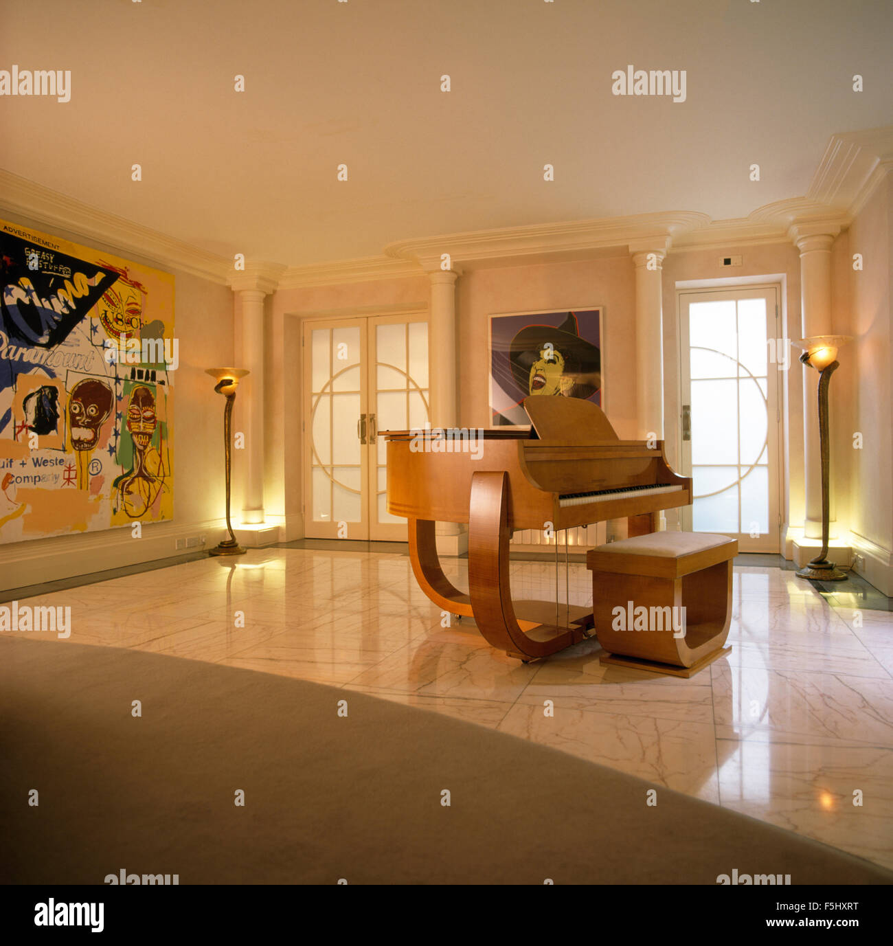 Piano art deco hi-res stock photography and images - Alamy