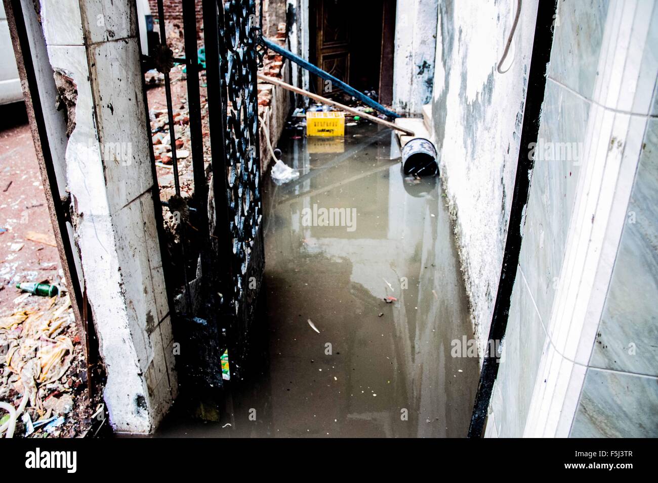 Alexandria, Alexandria, Egypt. 5th Nov, 2015. Damage is seen in front ...