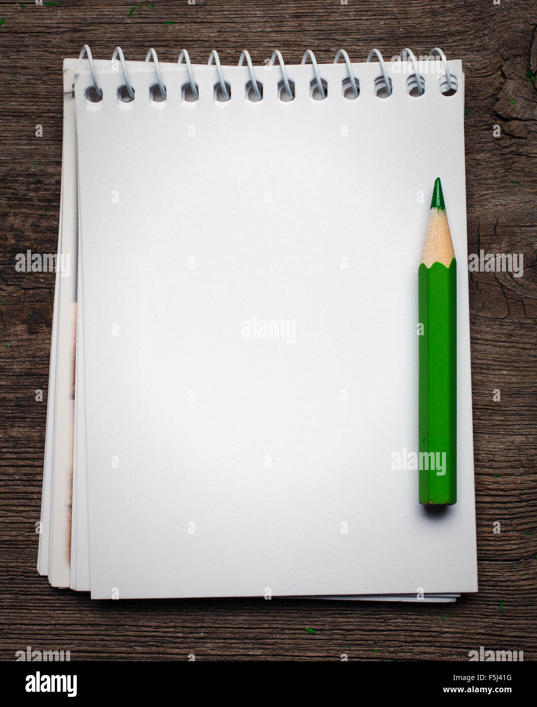 Empty page of notebook and blue pen hi-res stock photography and images ...