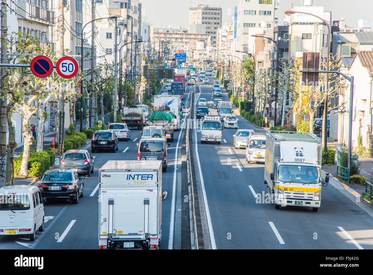 Heavy traffic at circle 7 line,Setagaya-Ku,Tokyo,Japan Stock Photo - Alamy