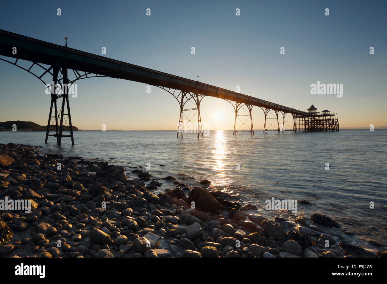 Clevedon pier somerset uk hi-res stock photography and images - Alamy