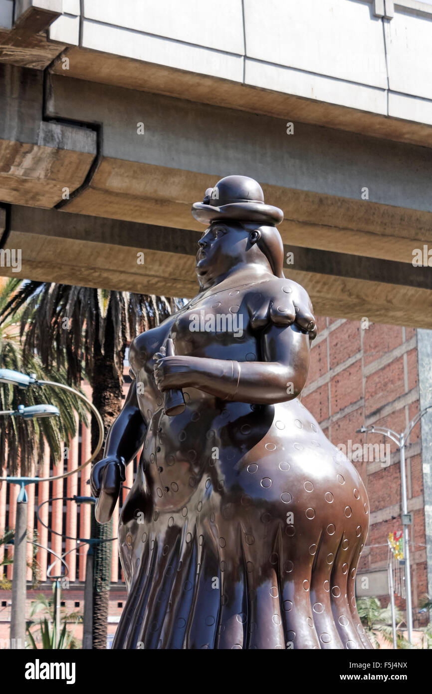 Botero square. Launched in 2002, are displayed in the street 23 ...