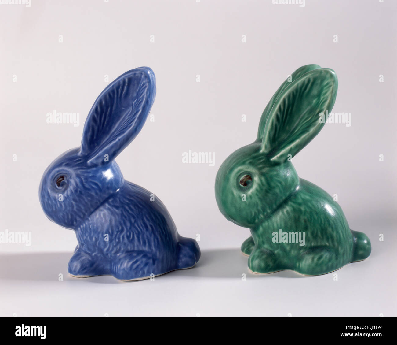 Close-up of two vintage Sylvac pottery rabbits Stock Photo - Alamy