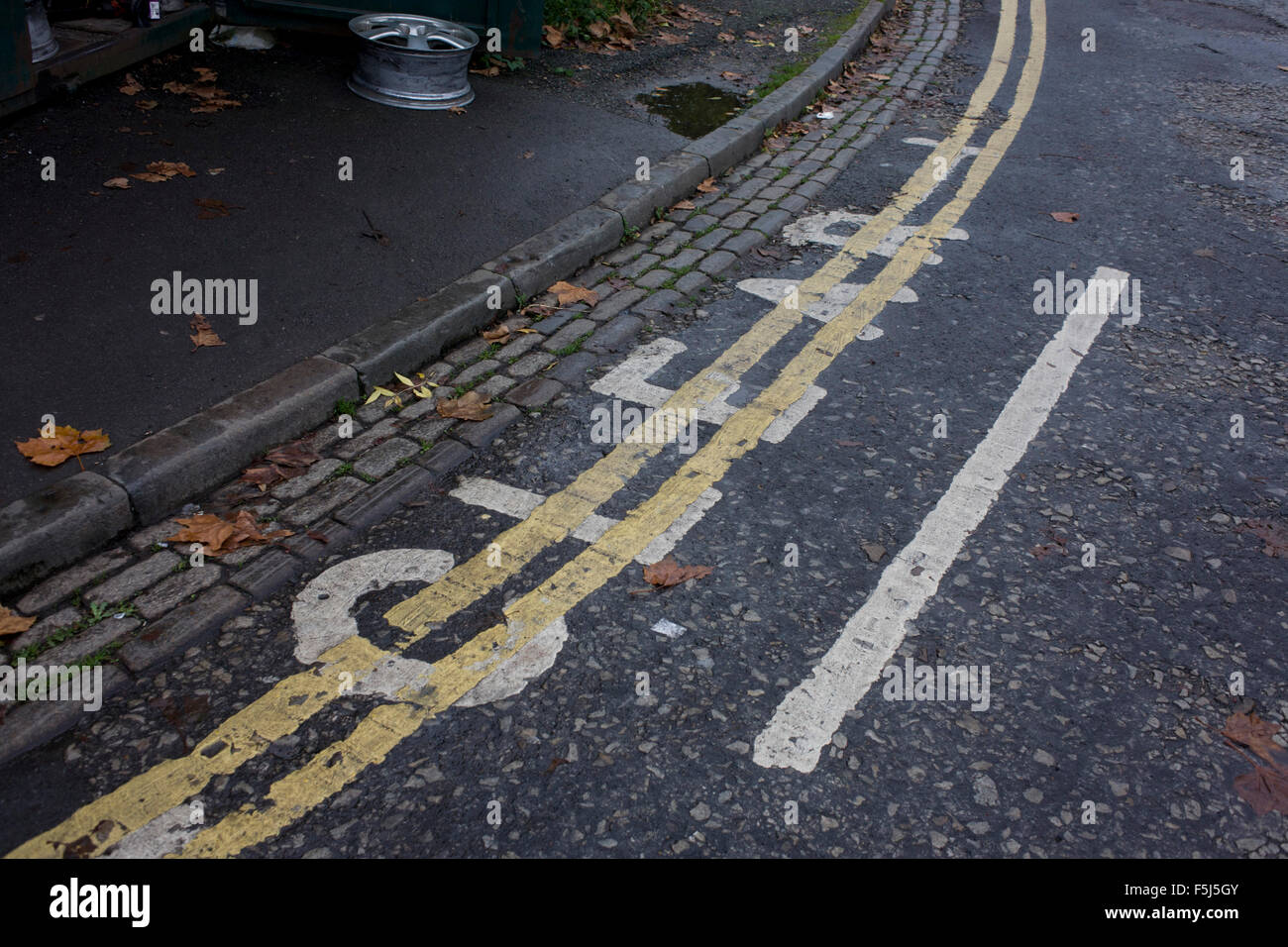 Clearway lines hi-res stock photography and images - Alamy