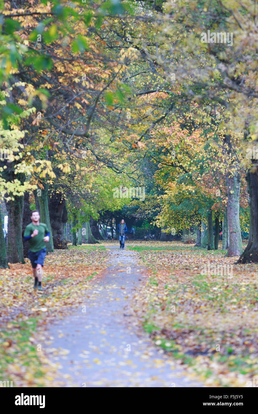 Edinburgh, UK. 5th. Weather pictures of Autumn in the Meadows ...