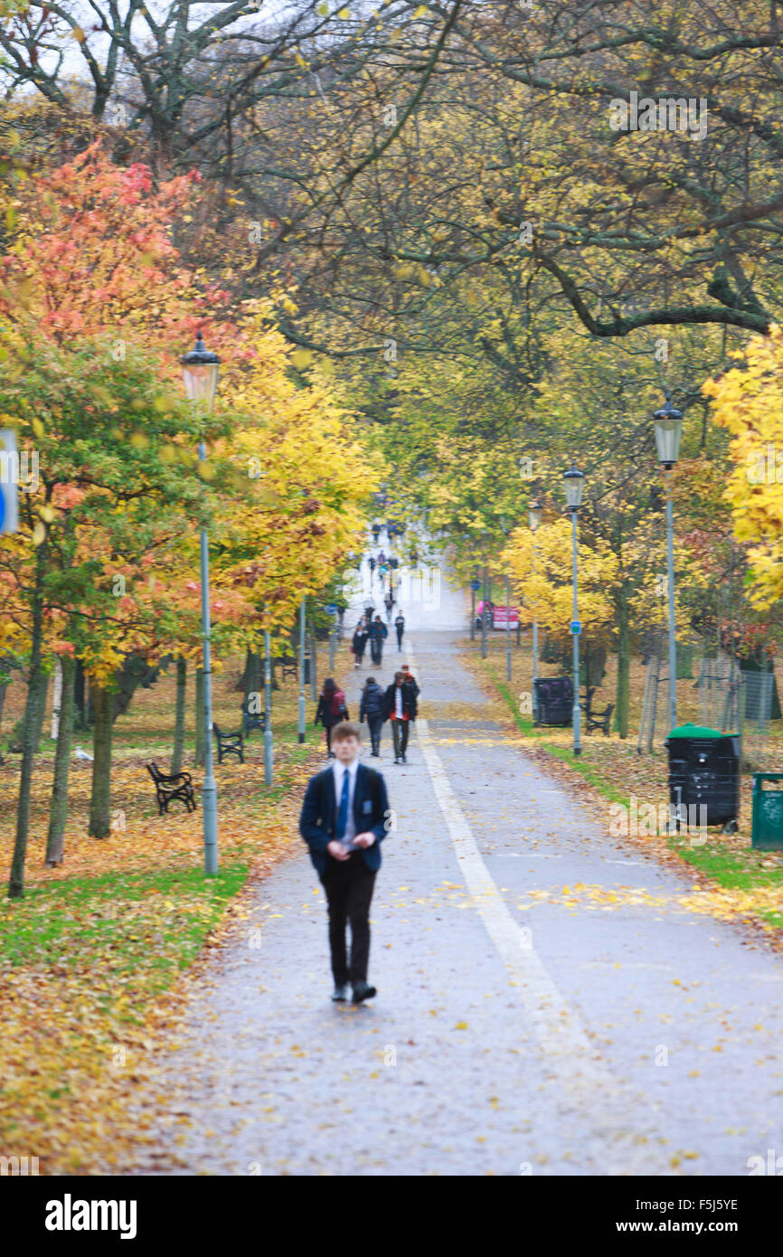 Edinburgh, UK. 5th. Weather pictures of Autumn in the Meadows ...