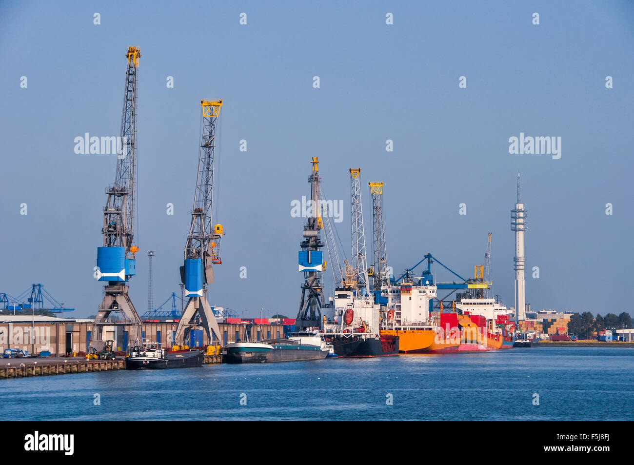 Rotterdam sea cargo port skyline Stock Photo - Alamy
