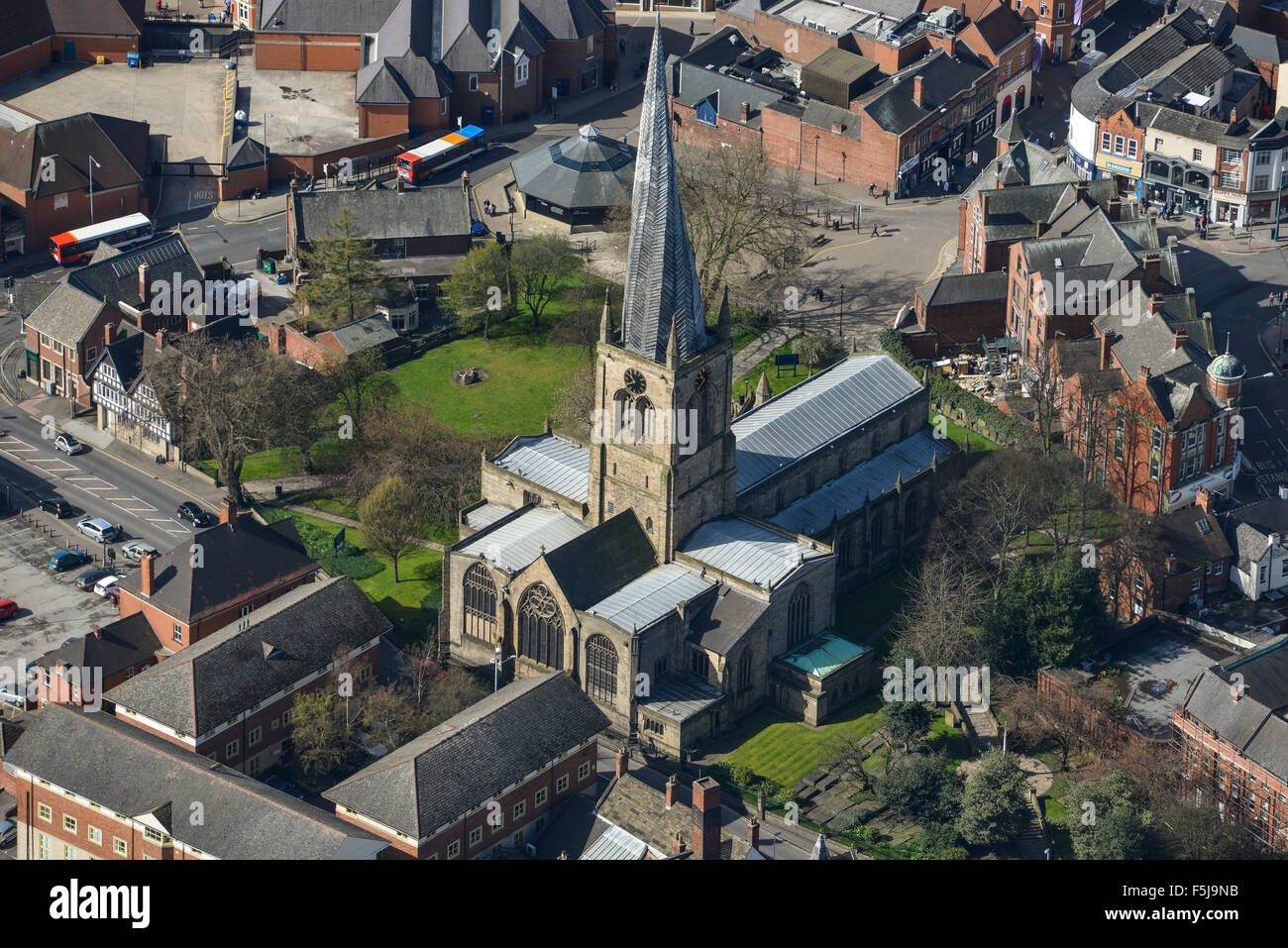Chesterfield crooked spire hi-res stock photography and images - Alamy