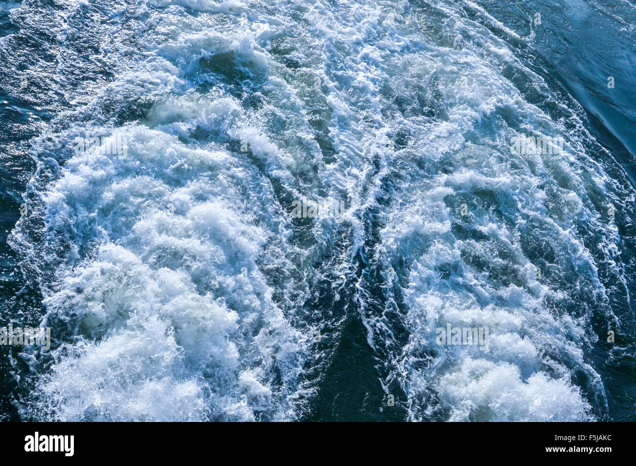 Ship propeller water hi-res stock photography and images - Alamy