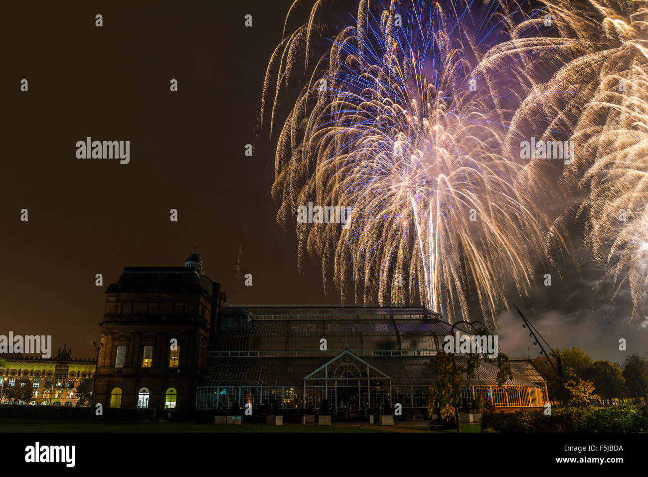 Glasgow fireworks hi-res stock photography and images - Alamy