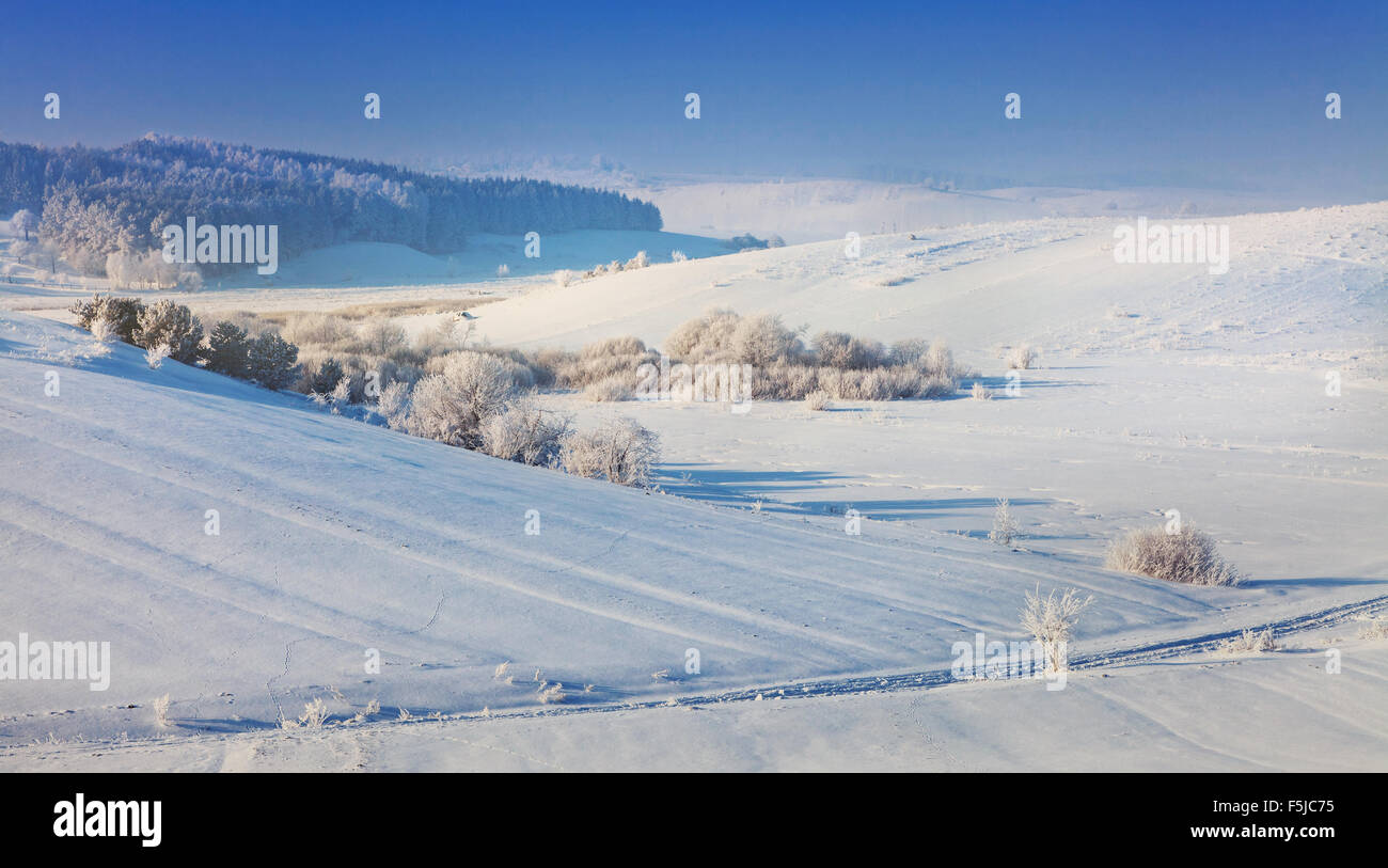 Winter landscape horizontal hi-res stock photography and images - Alamy