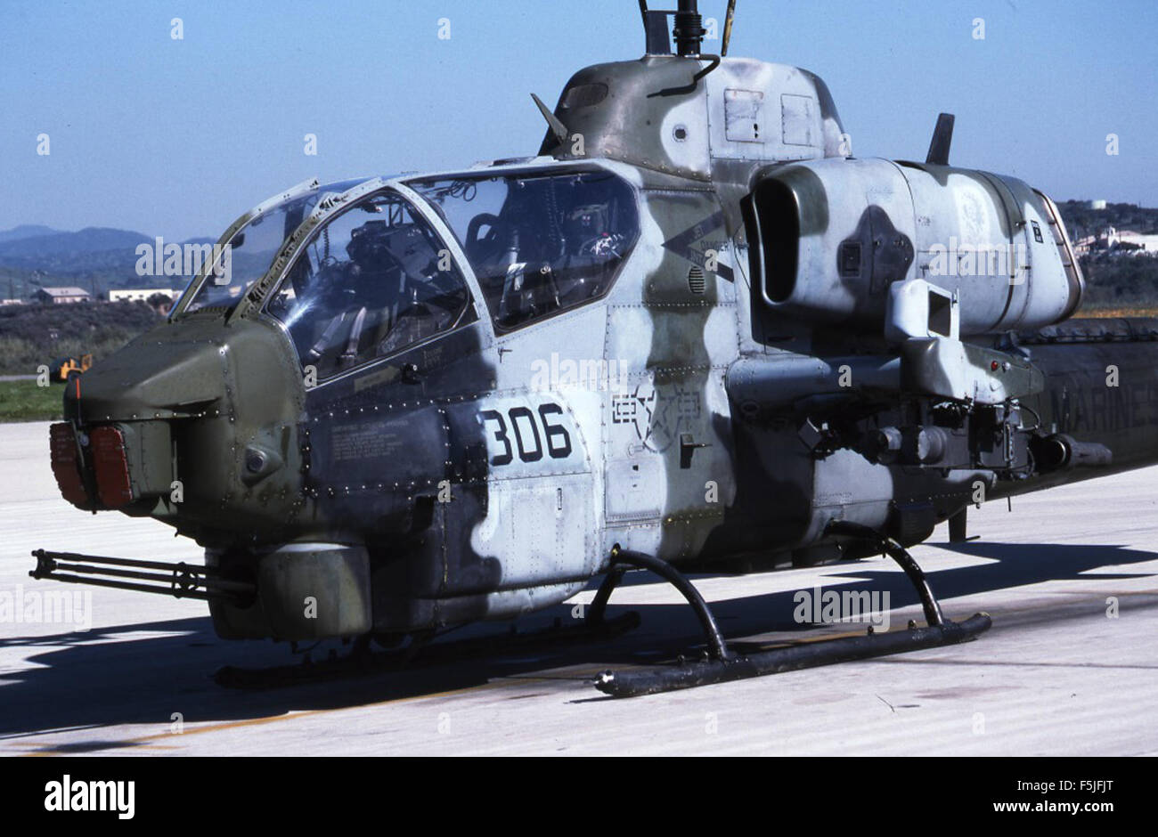 Bell ah 1w super hi-res stock photography and images - Alamy