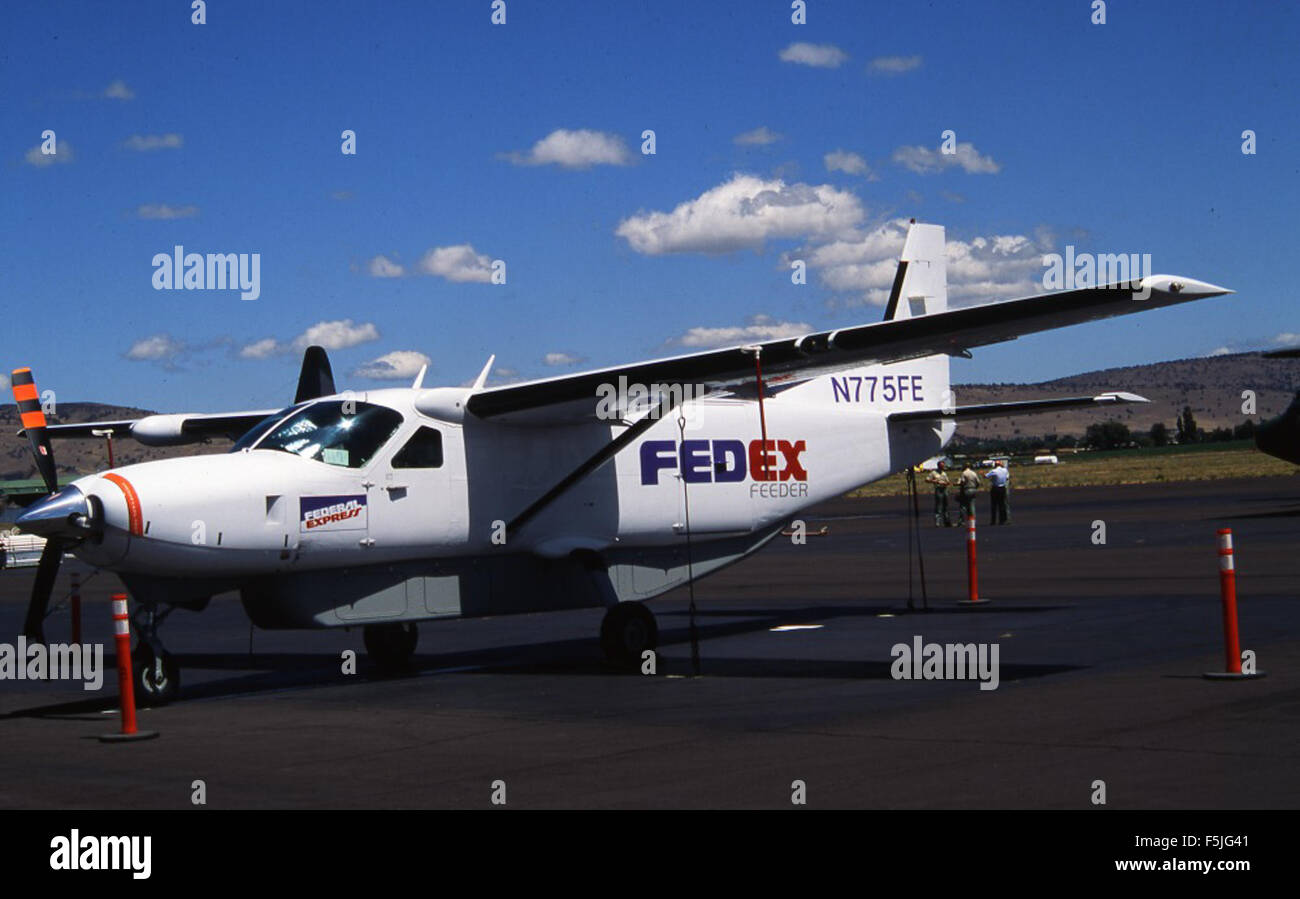 The Cessna 208B Caravan N775FE was operated by FedEx on August 7, 1992 ...