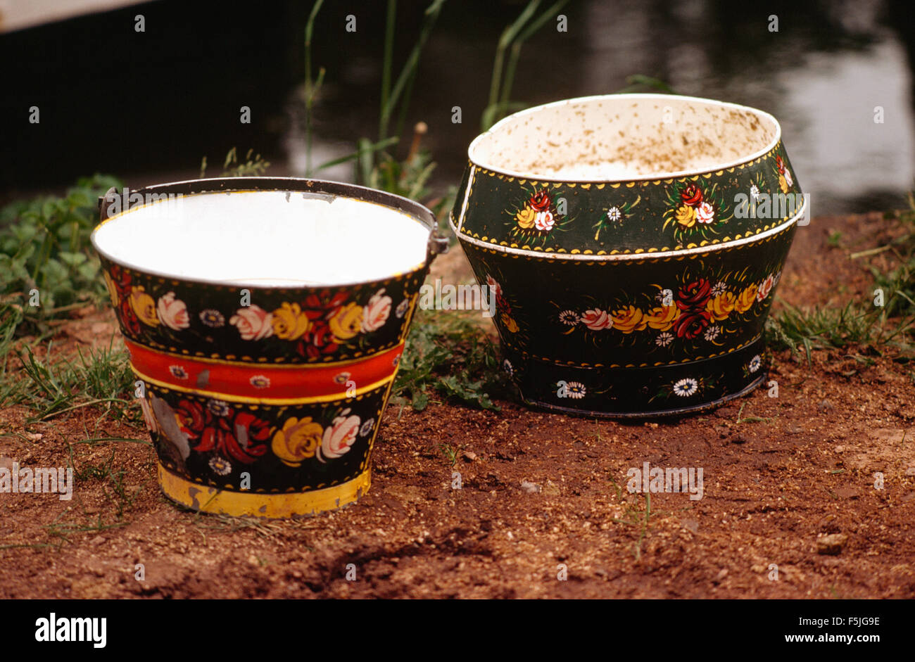 Traditionally painted barge hi-res stock photography and images - Alamy