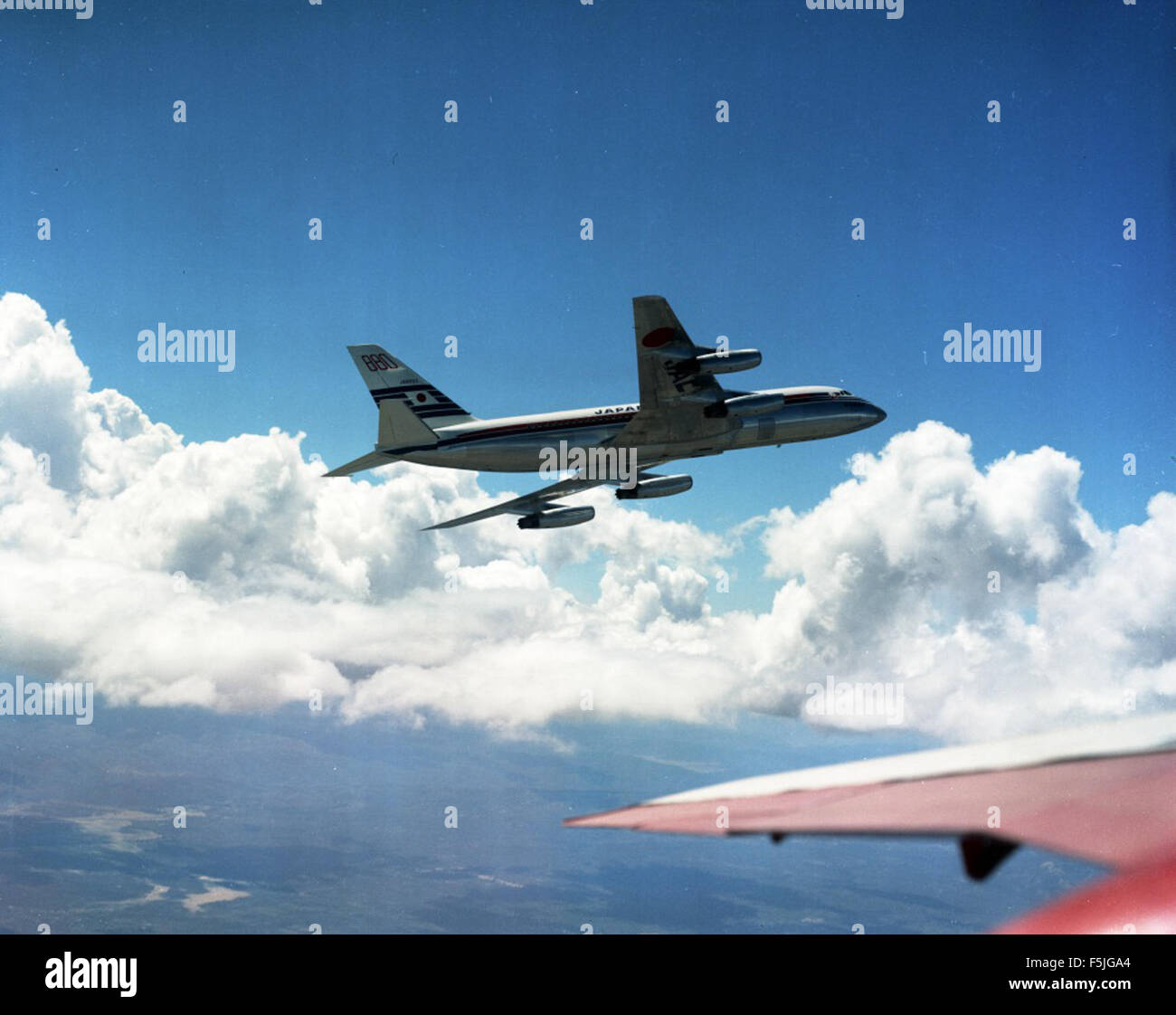 Convair 880 jal hi-res stock photography and images - Alamy