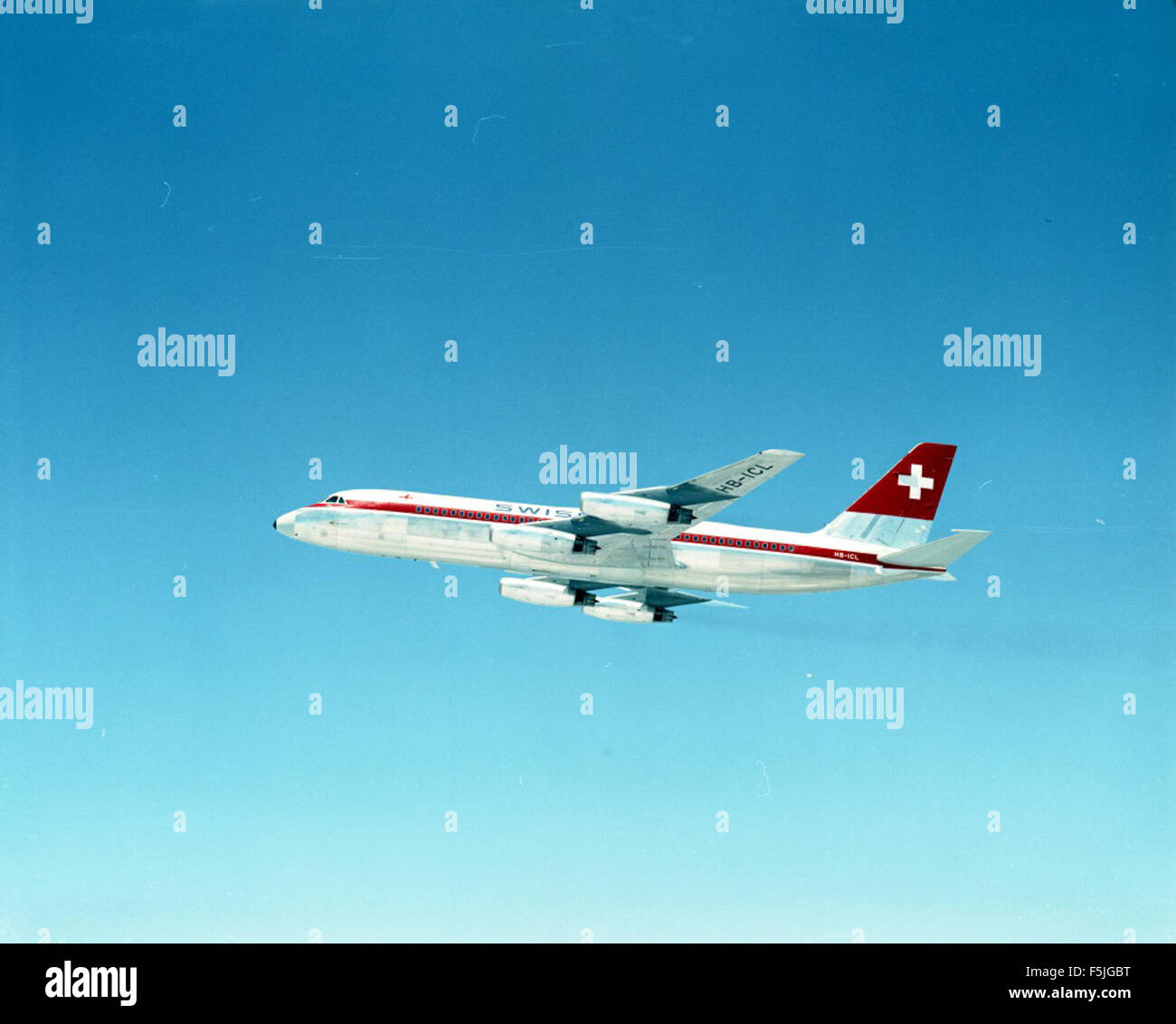Convair 880 in flight hi-res stock photography and images - Alamy