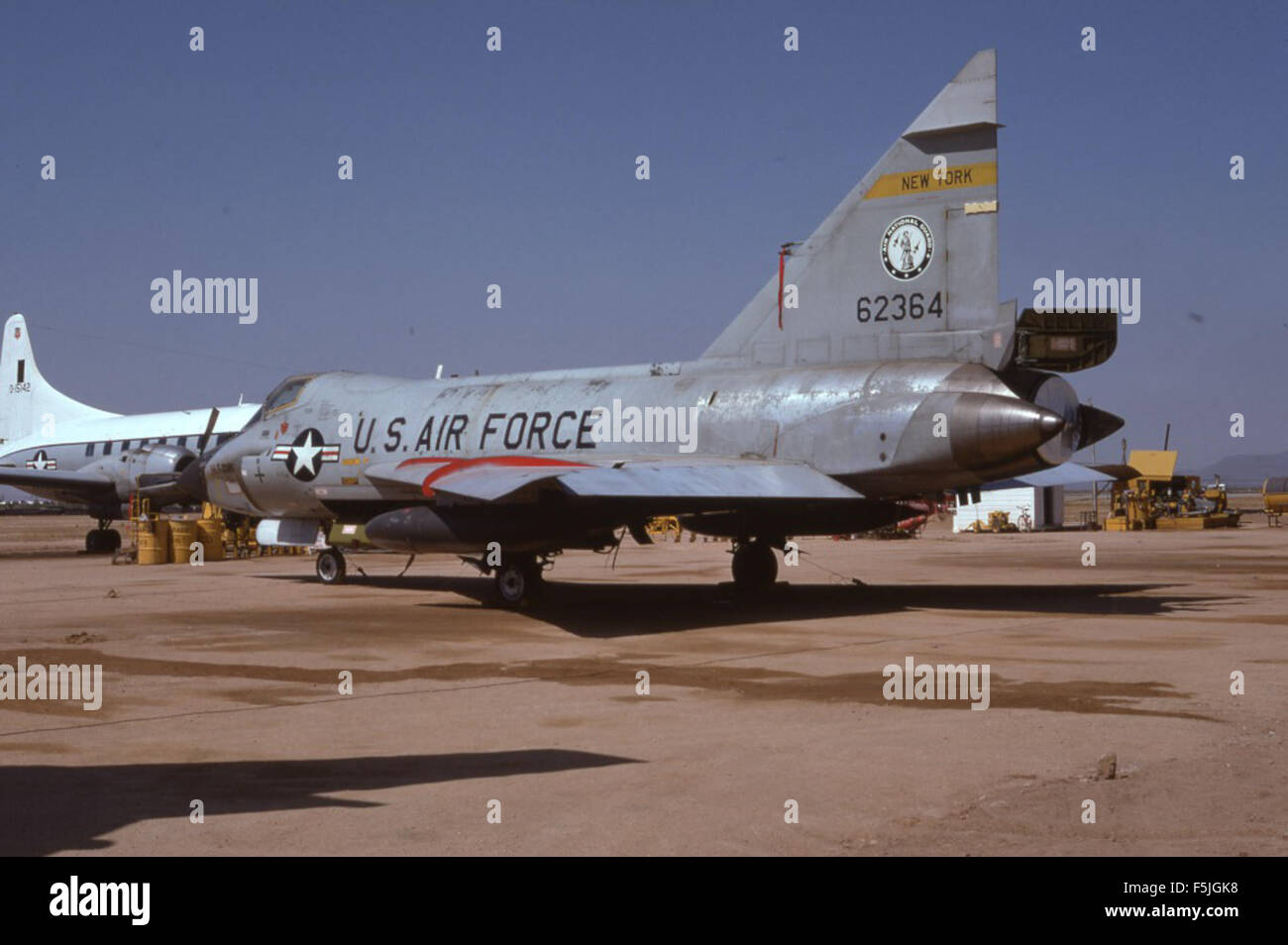 Convair tf 102a delta dagger hi-res stock photography and images - Alamy
