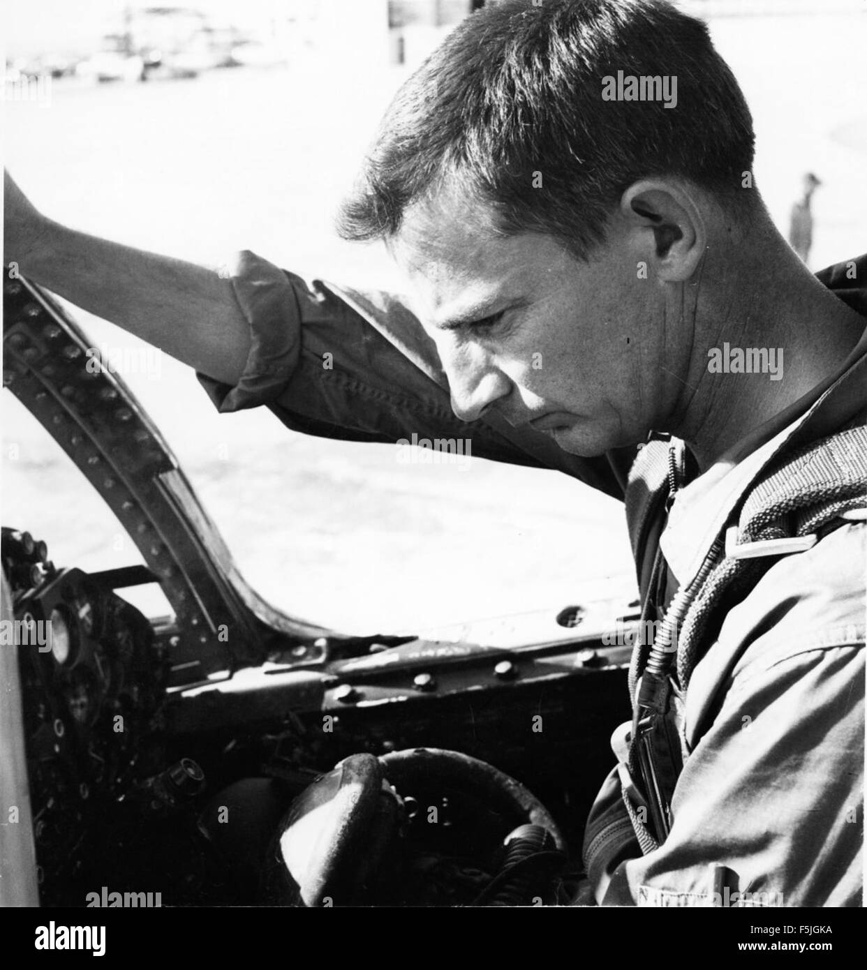 Vintage test pilot hi-res stock photography and images - Alamy