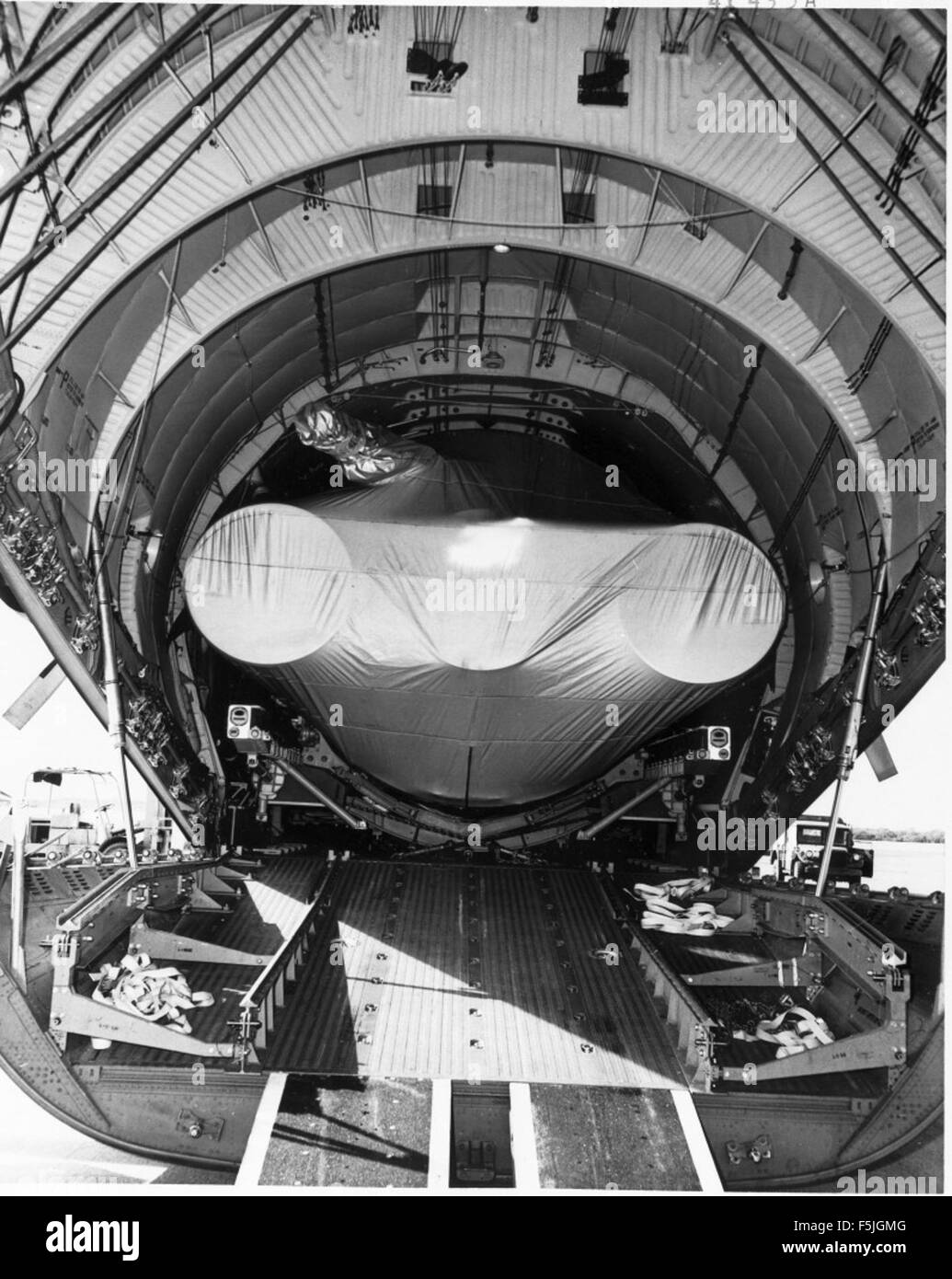 Details of the Atlas 42D, showing the airlift capabilities, including ...