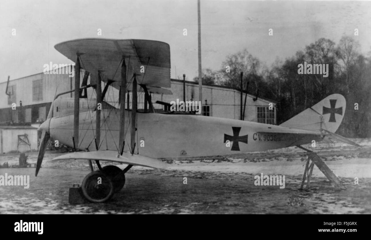 The DFW C V, a German World War I reconnaissance and light bomber ...