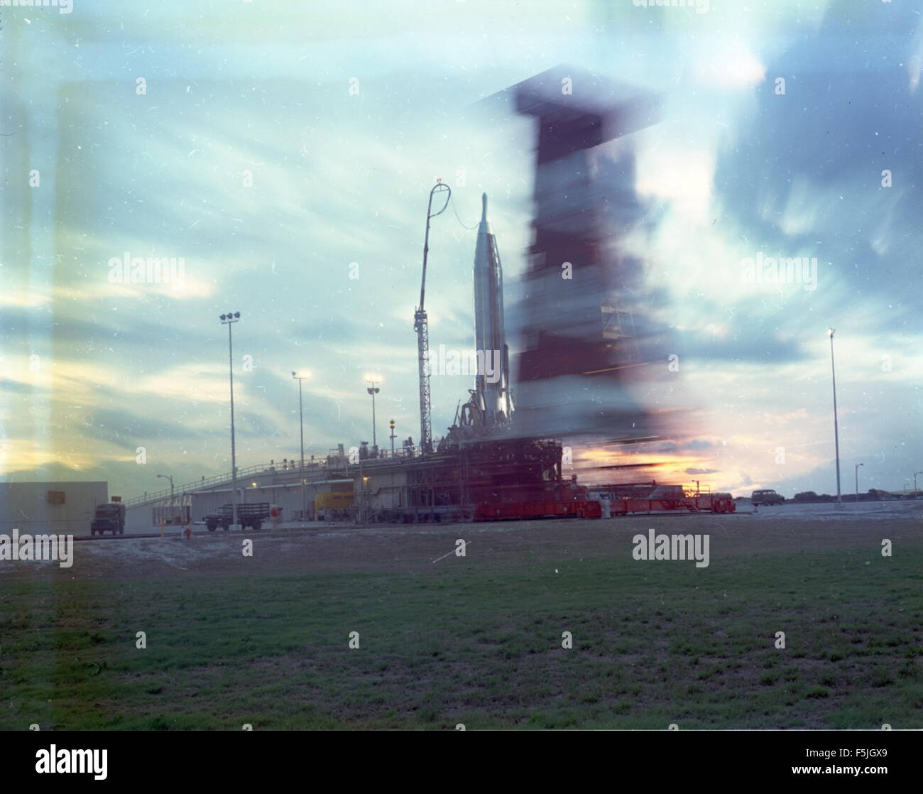 Atlas 43D Details 43D on Pad 13; Tower in Motion Stock Photo - Alamy