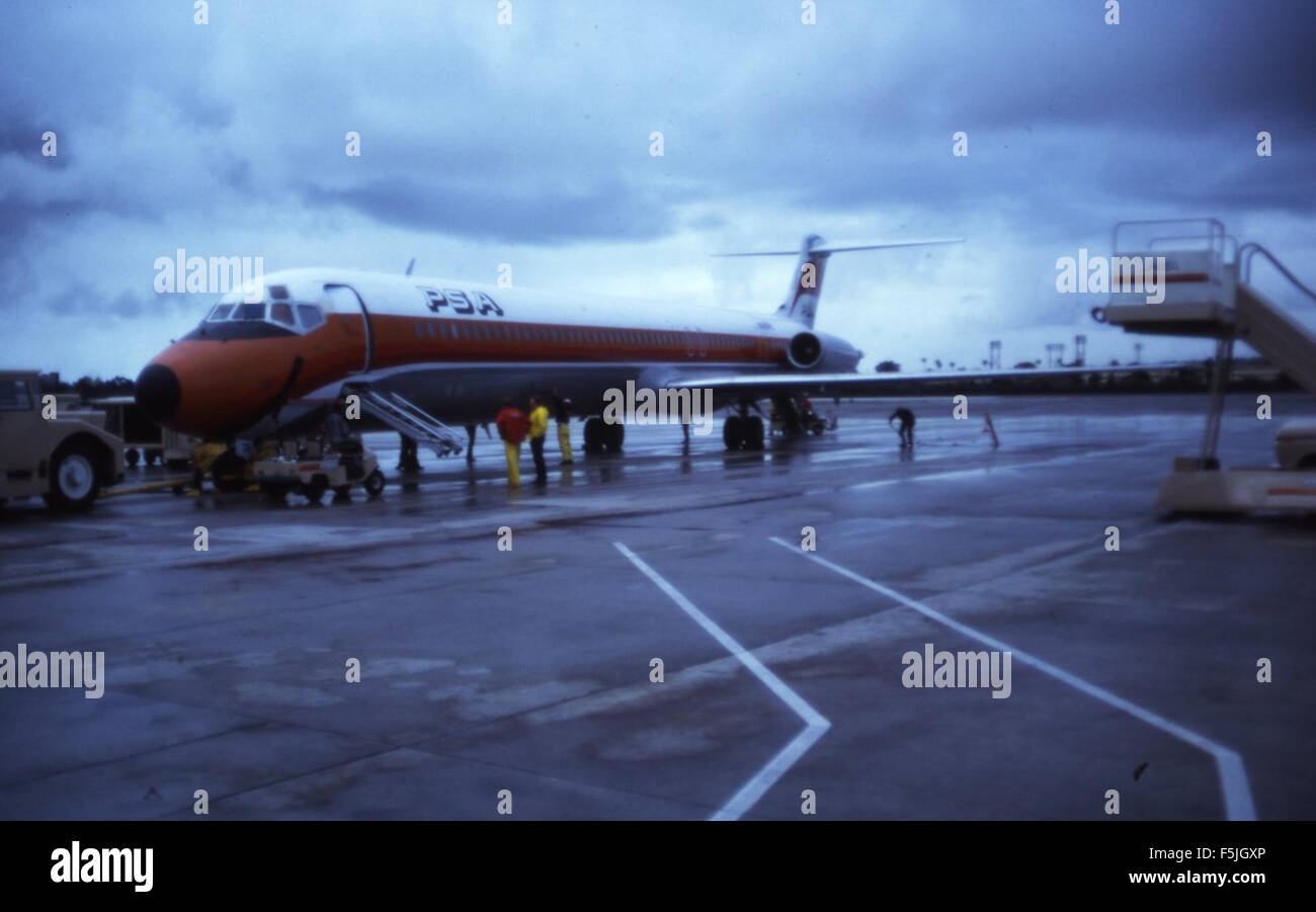 The Douglas DC-9-81, tail number N926PS, operated by PSA, is ...