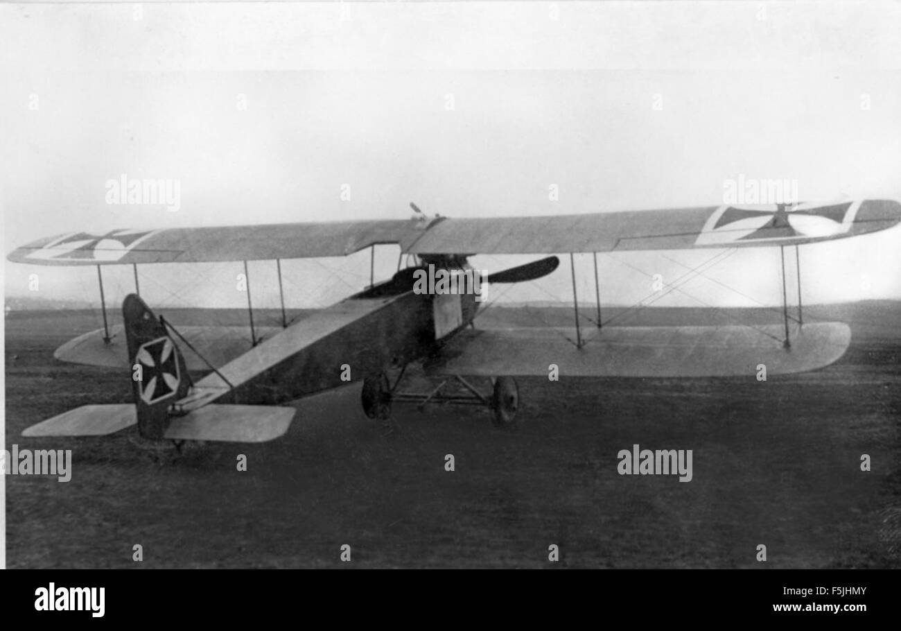 The Halberstadt B II, a German reconnaissance aircraft from World War I ...