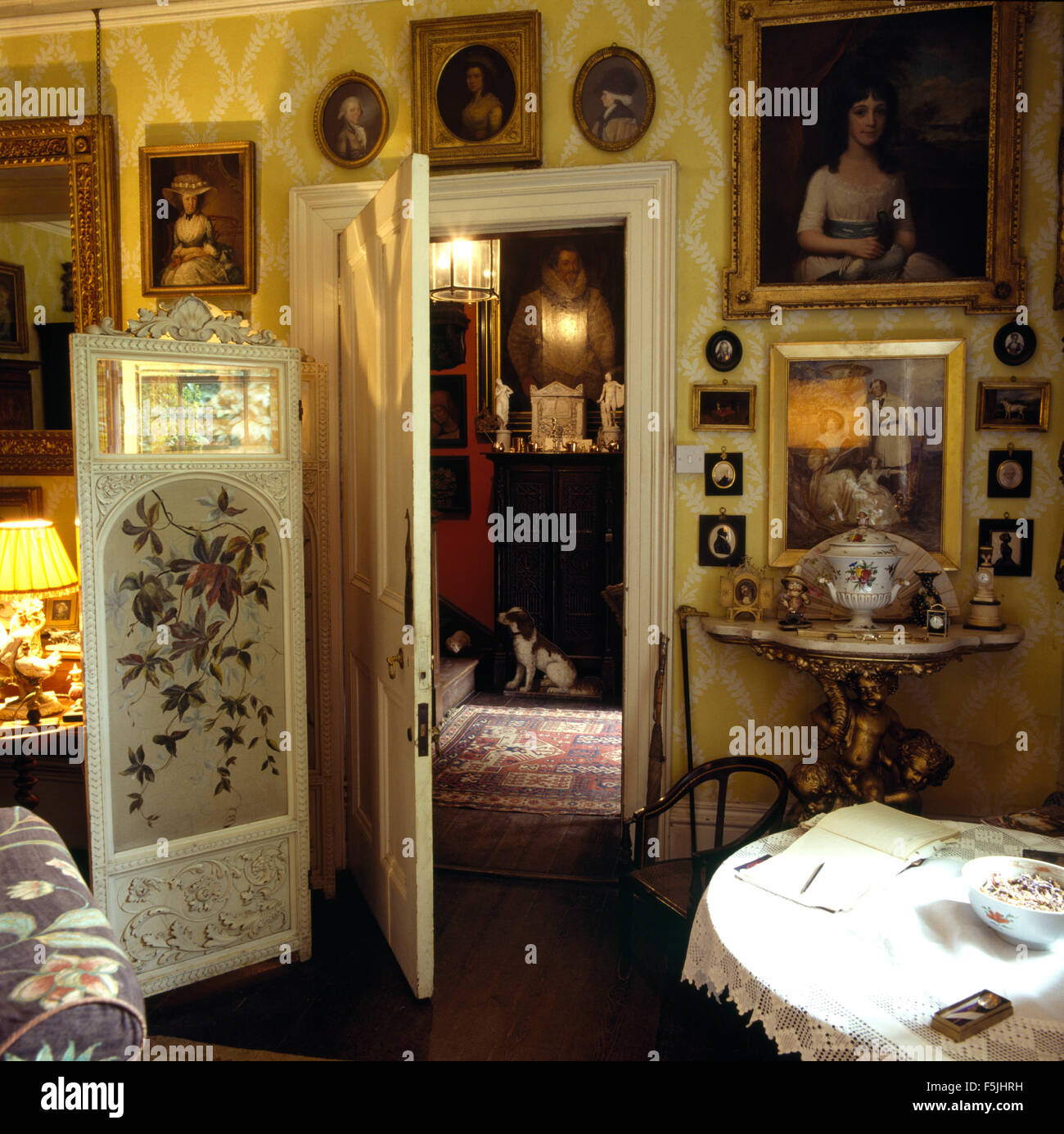 Jacobean interiors hi-res stock photography and images - Alamy